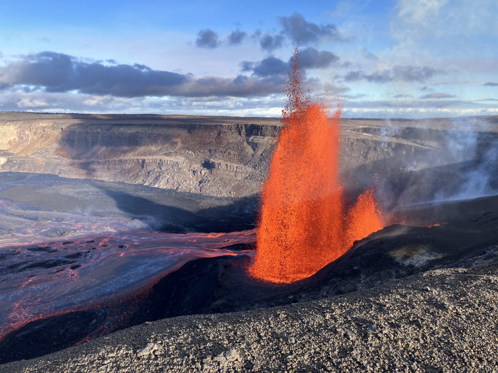 Volcano Watch: Six Months of Halemaʻumaʻu Lava Fountains : Kauai Now